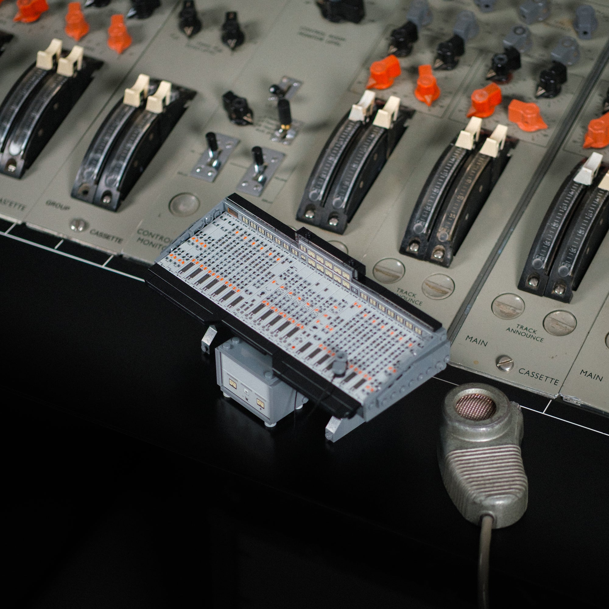 Abbey Road Studios - EMI TG12345 Mk I Mixing Console Custom Building ...